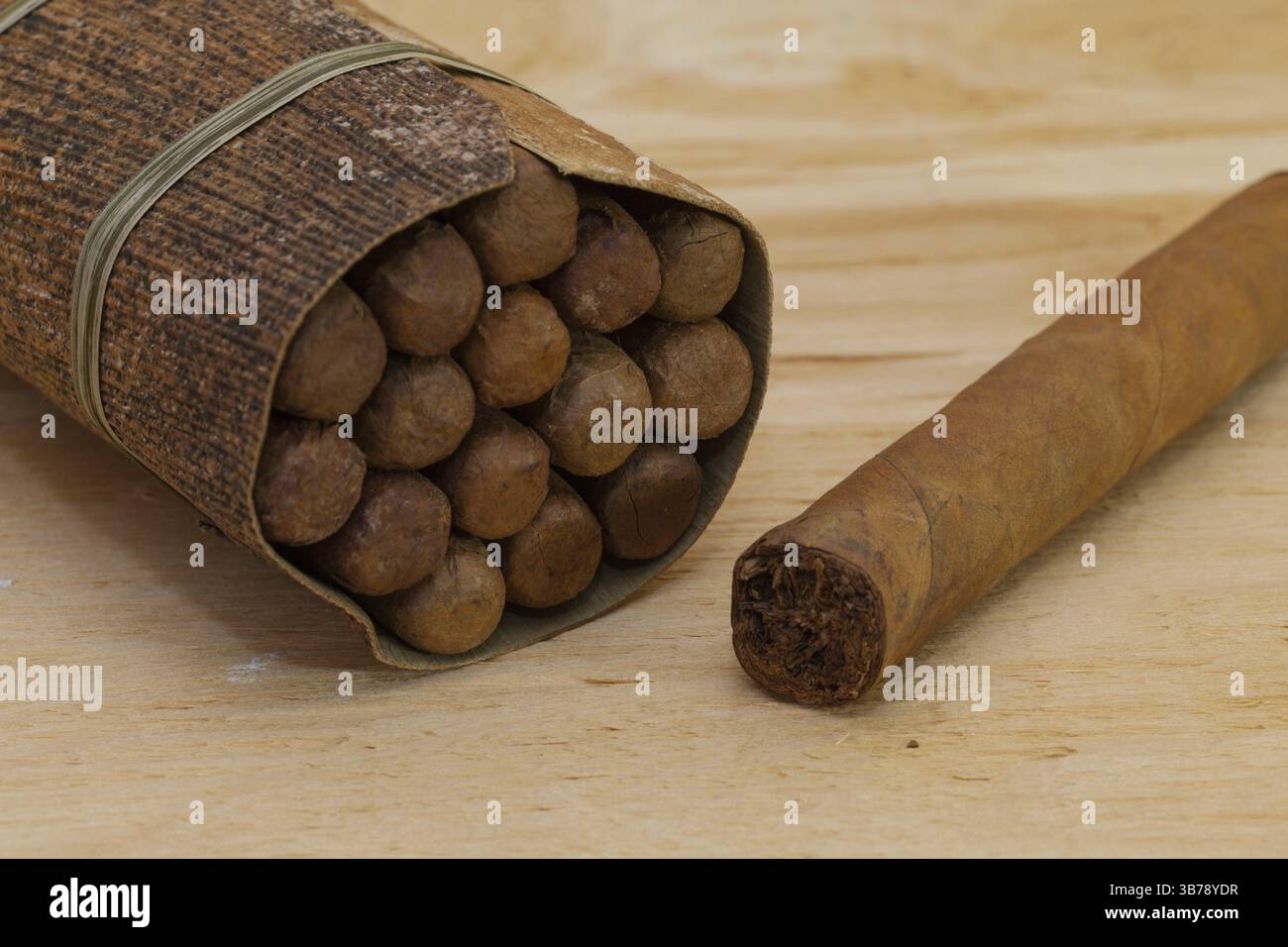 Luxury wooden tables hi-res stock photography and images - Alamy