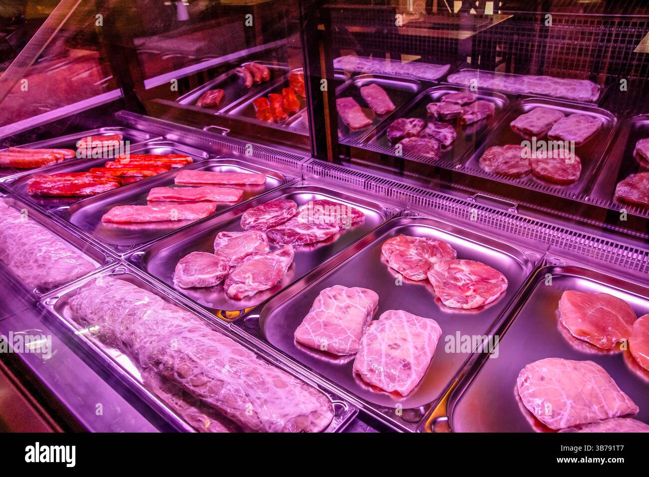 Butcherblock counter hi-res stock photography and images - Alamy
