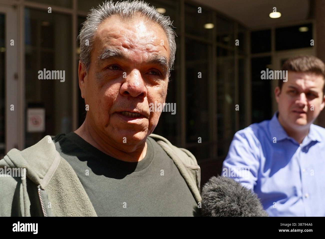 Les Robinson speaks with reporters outside the Hennepin County Jail ...