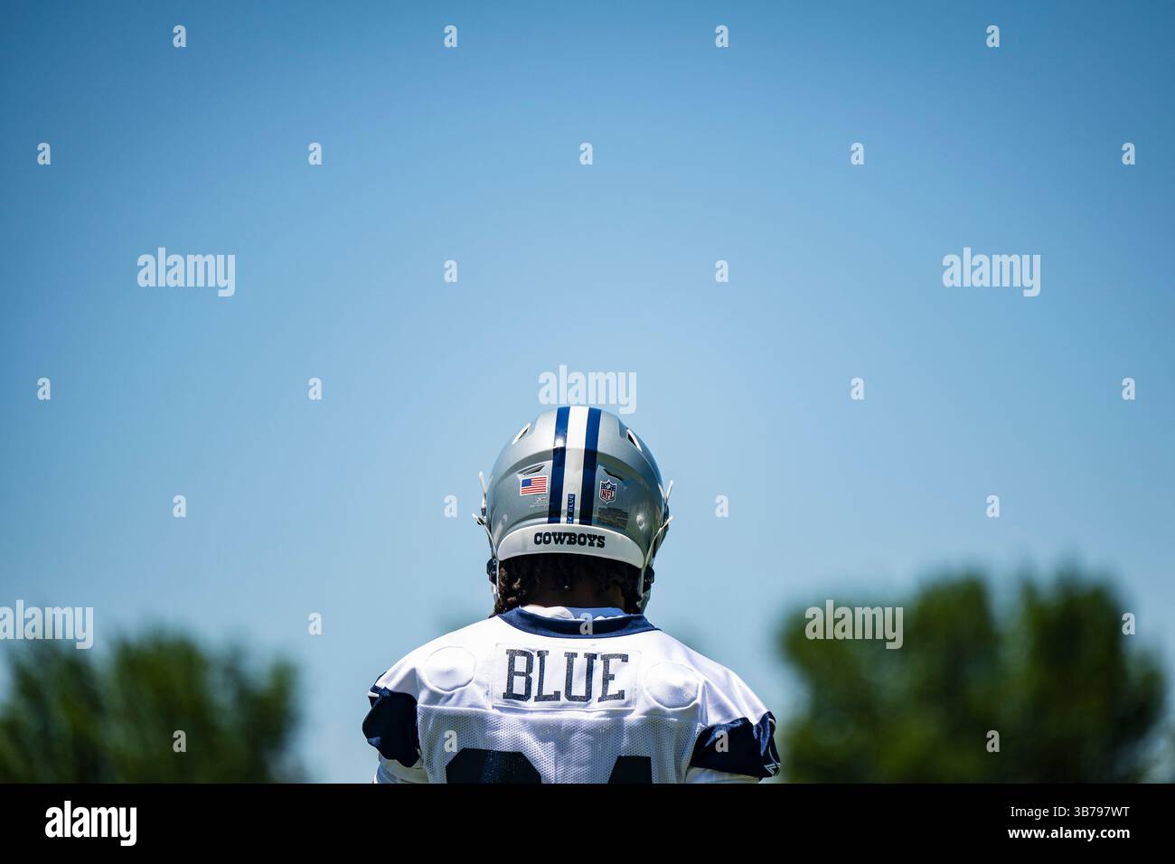 Dallas Cowboys' Jaydon Blue warms up during an NFL football team's ...