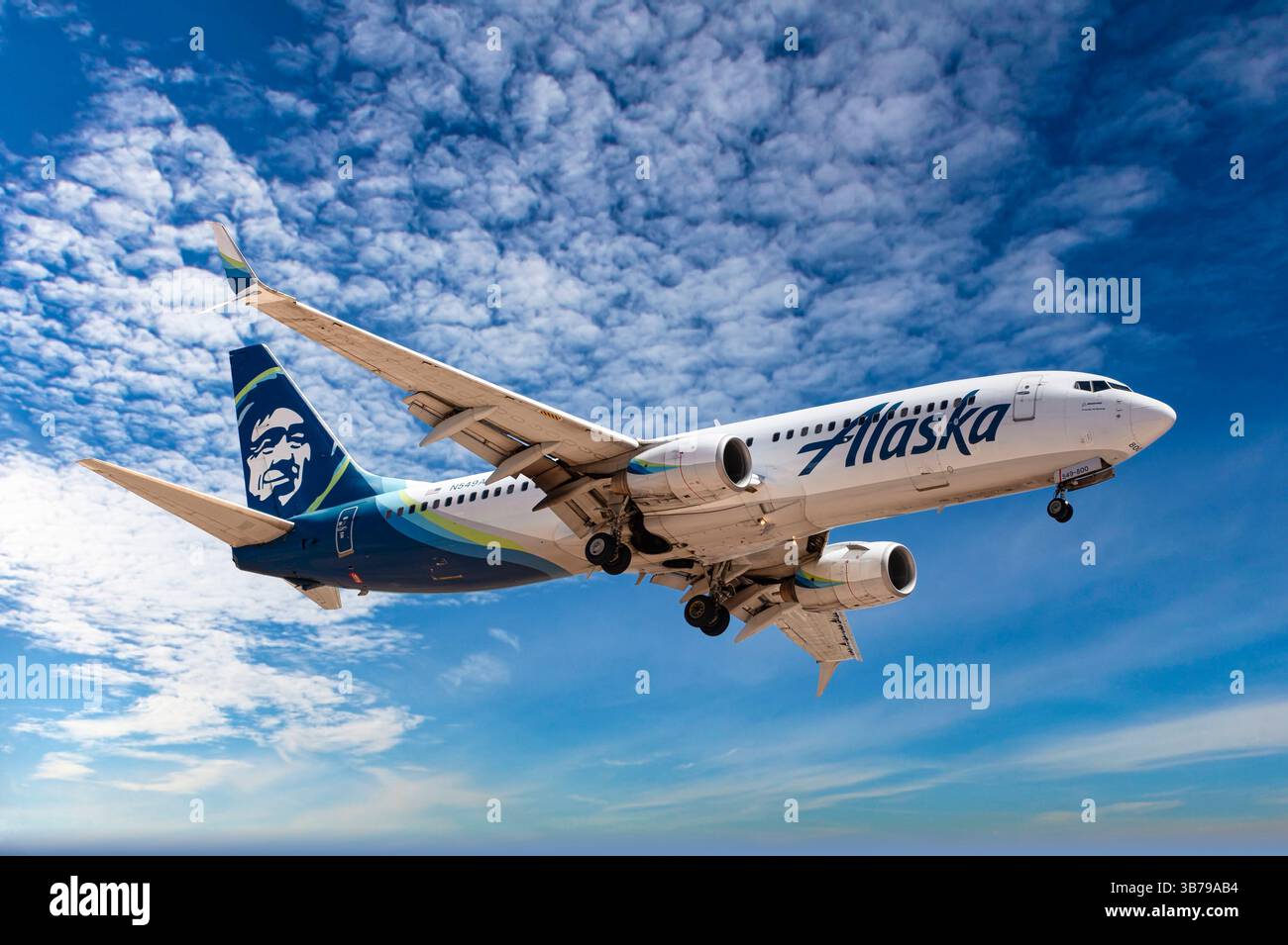 Alaska Airlines Boeing 737-8FH plane Stock Photo - Alamy
