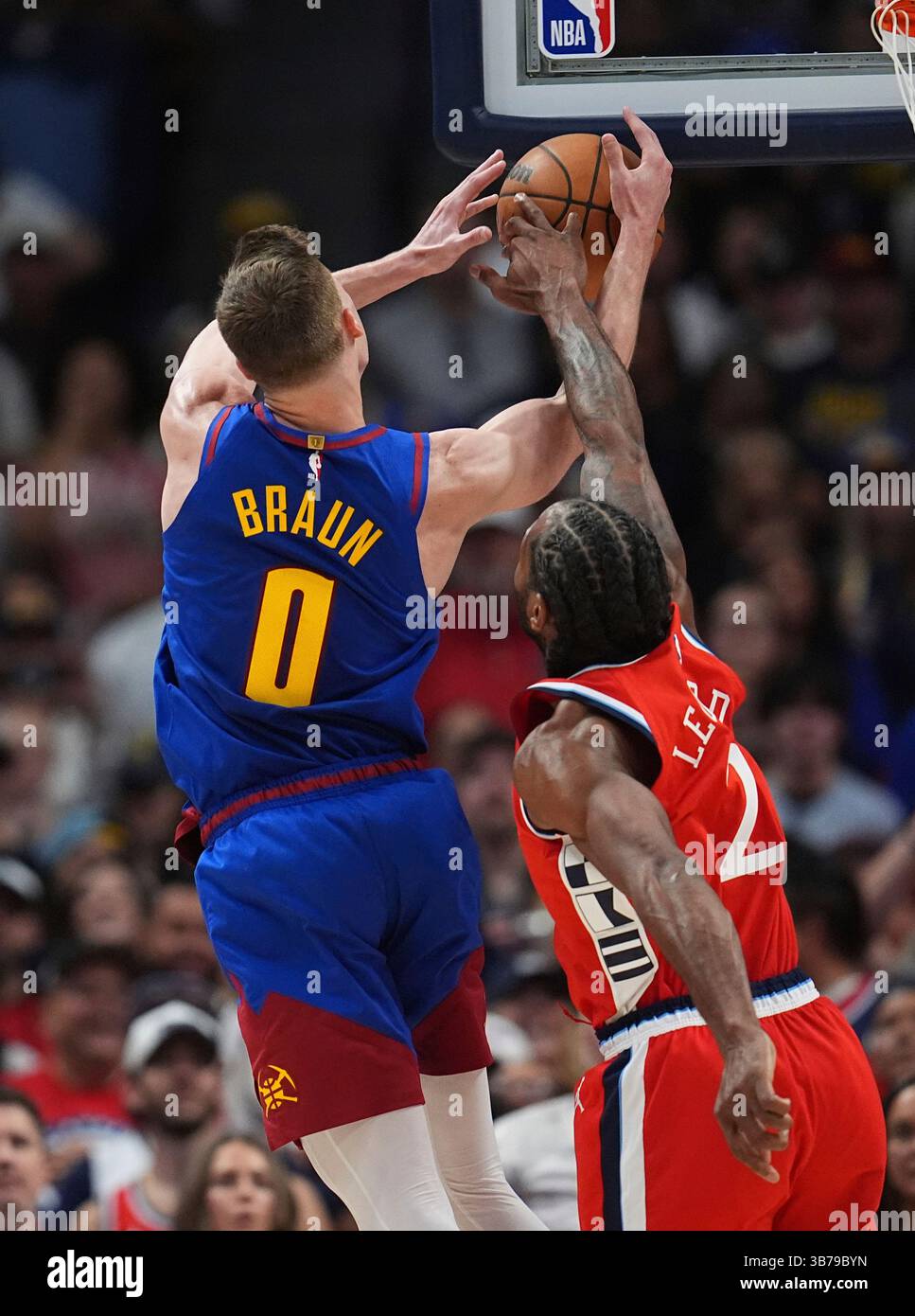 Los Angeles Clippers forward Kawhi Leonard (2) blocks shot by Denver ...