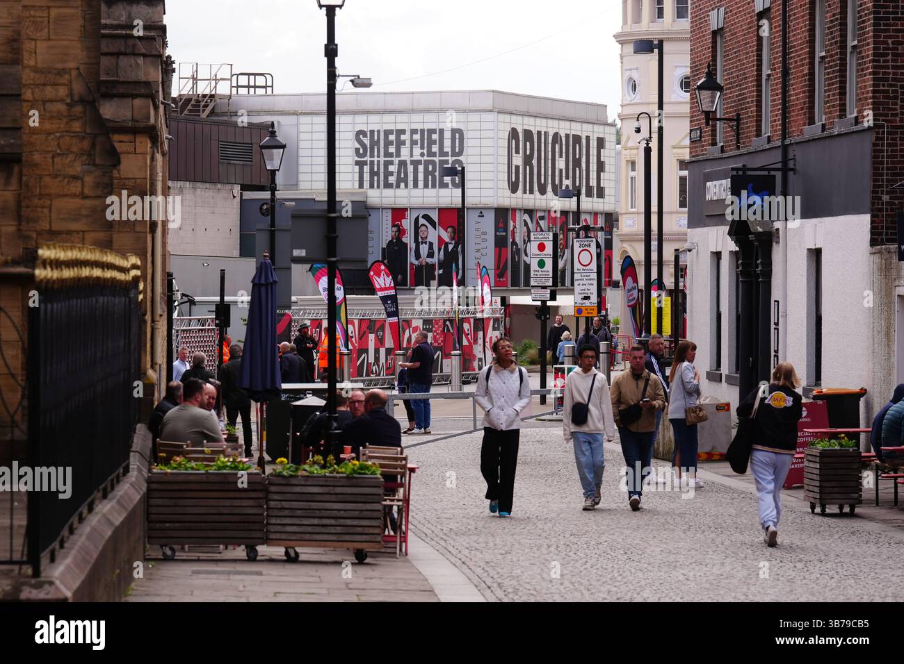 Crucible theatre general view hi-res stock photography and images - Alamy