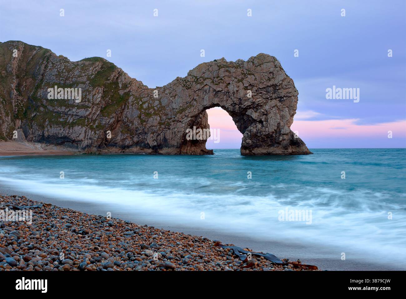 Durdle door beach panorama hi-res stock photography and images - Alamy