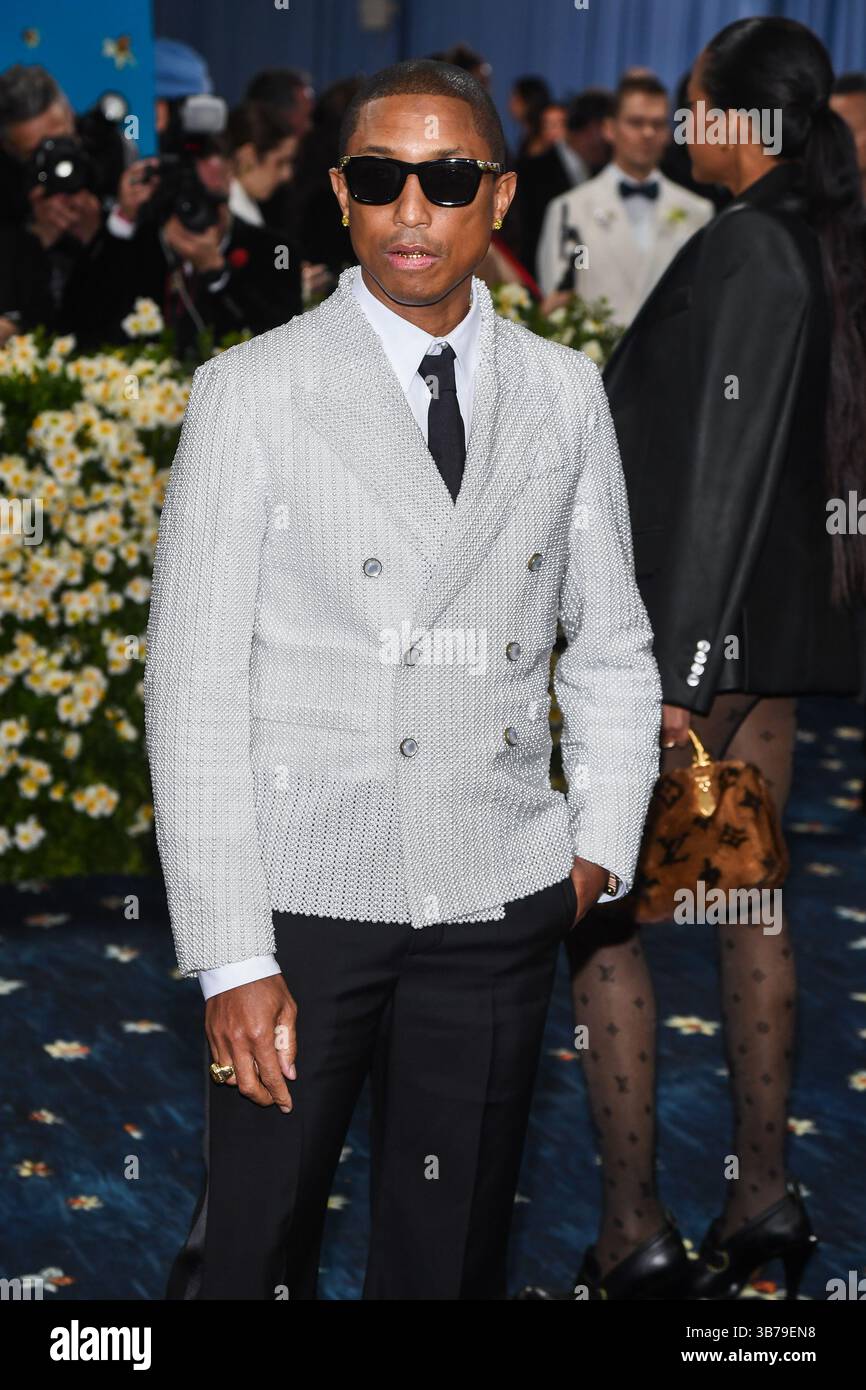 New York, USA. 05th May, 2025. Pharrell Williams walking on the red ...