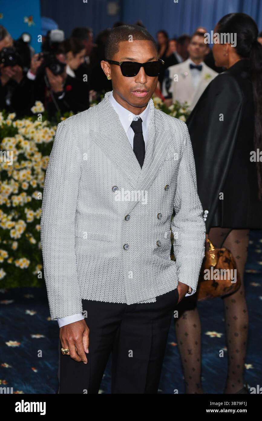 New York, USA. 05th May, 2025. Pharrell Williams walking on the red ...