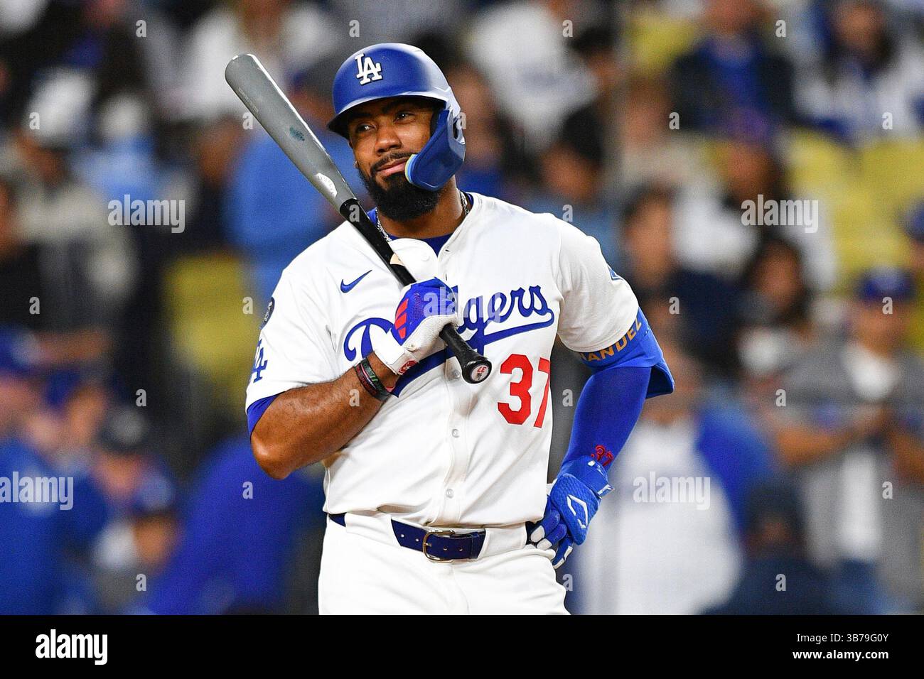 LOS ANGELES, CA - APRIL 28: Los Angeles Dodgers outfielder Teoscar ...