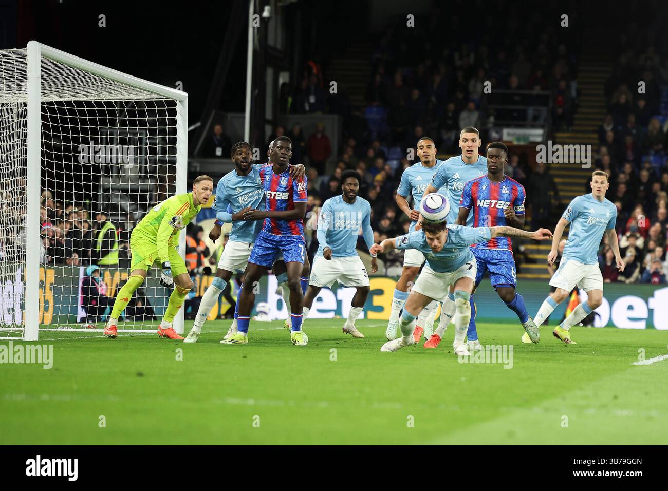 Selhurst Park, Selhurst, London, UK. 5th May, 2025. Premier League ...