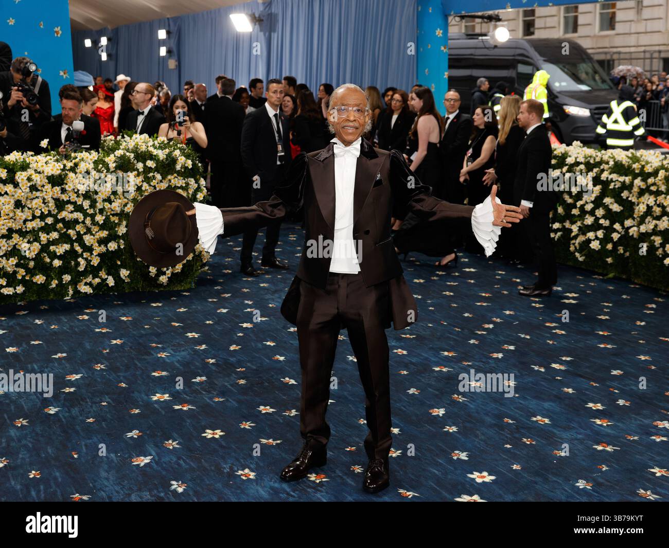 Al Sharpton arrives on the red carpet at the 2025 Met Gala celebrating ...