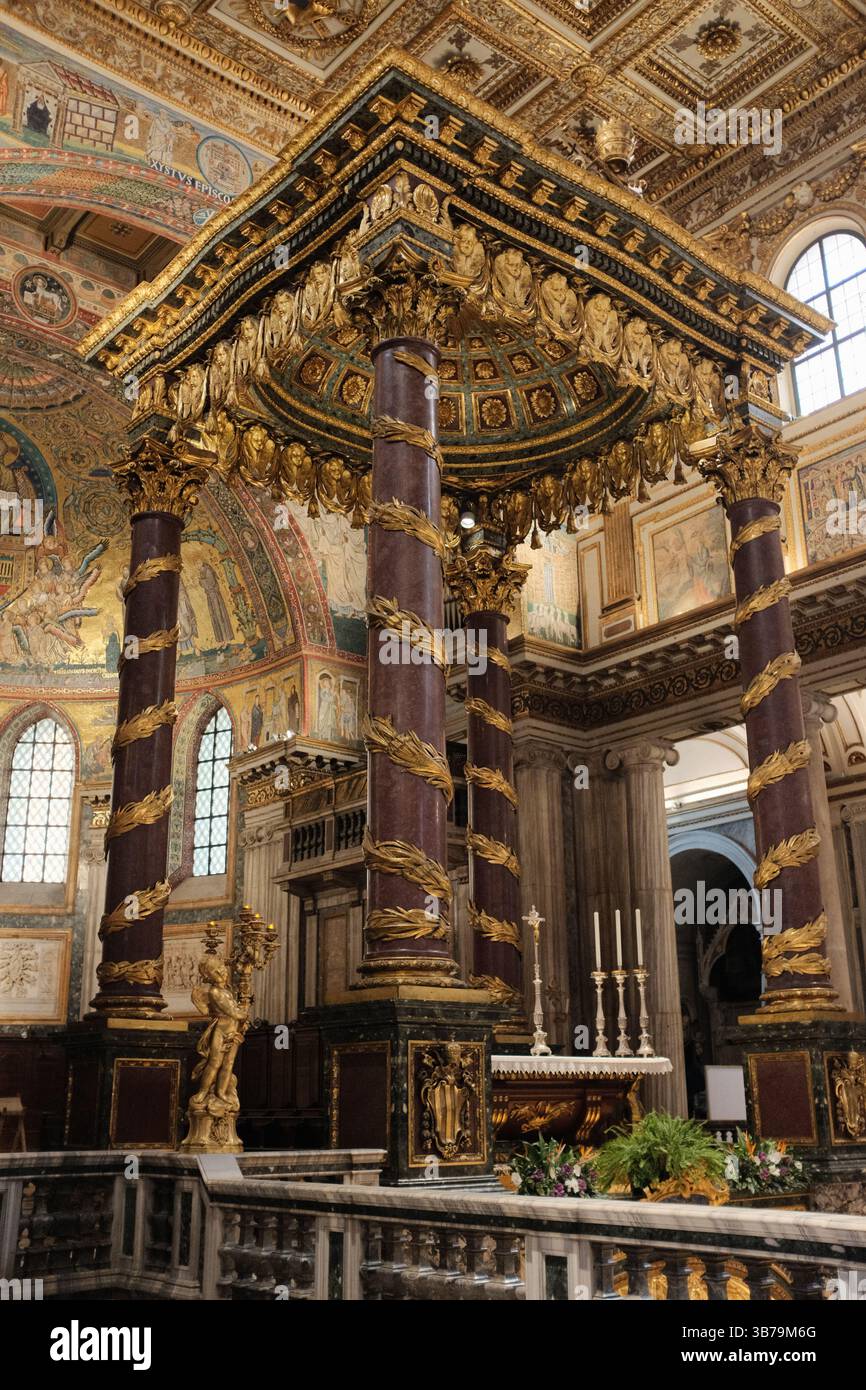 Berninis stunning baldachin hi-res stock photography and images - Alamy