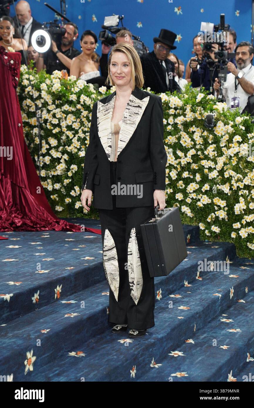 Ny. 05th May, 2025. Hildy Kuryk-Bernstein at arrivals for The 2025 ...