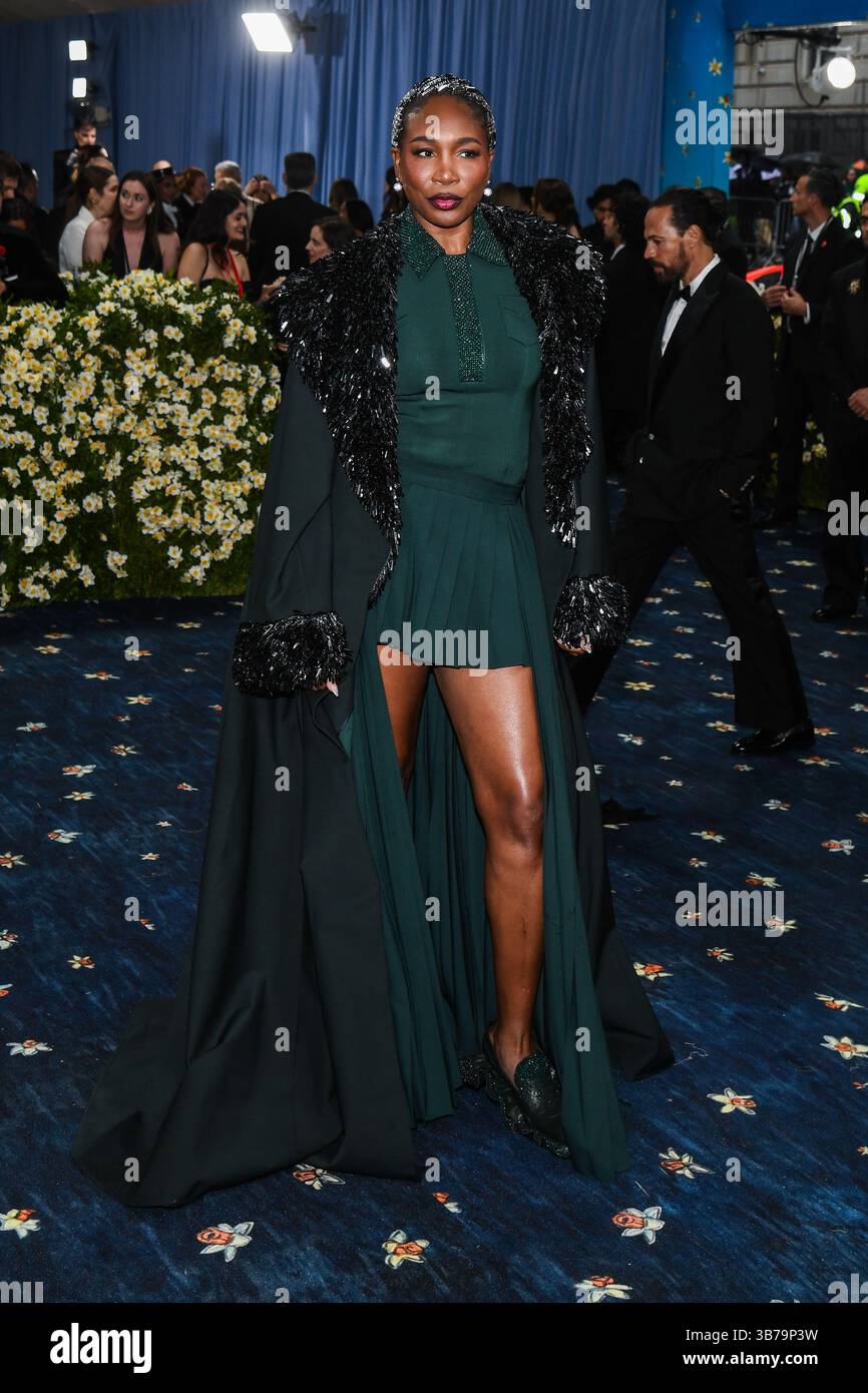 New York, USA. 05th May, 2025. Venus Williams walking on the red carpet ...