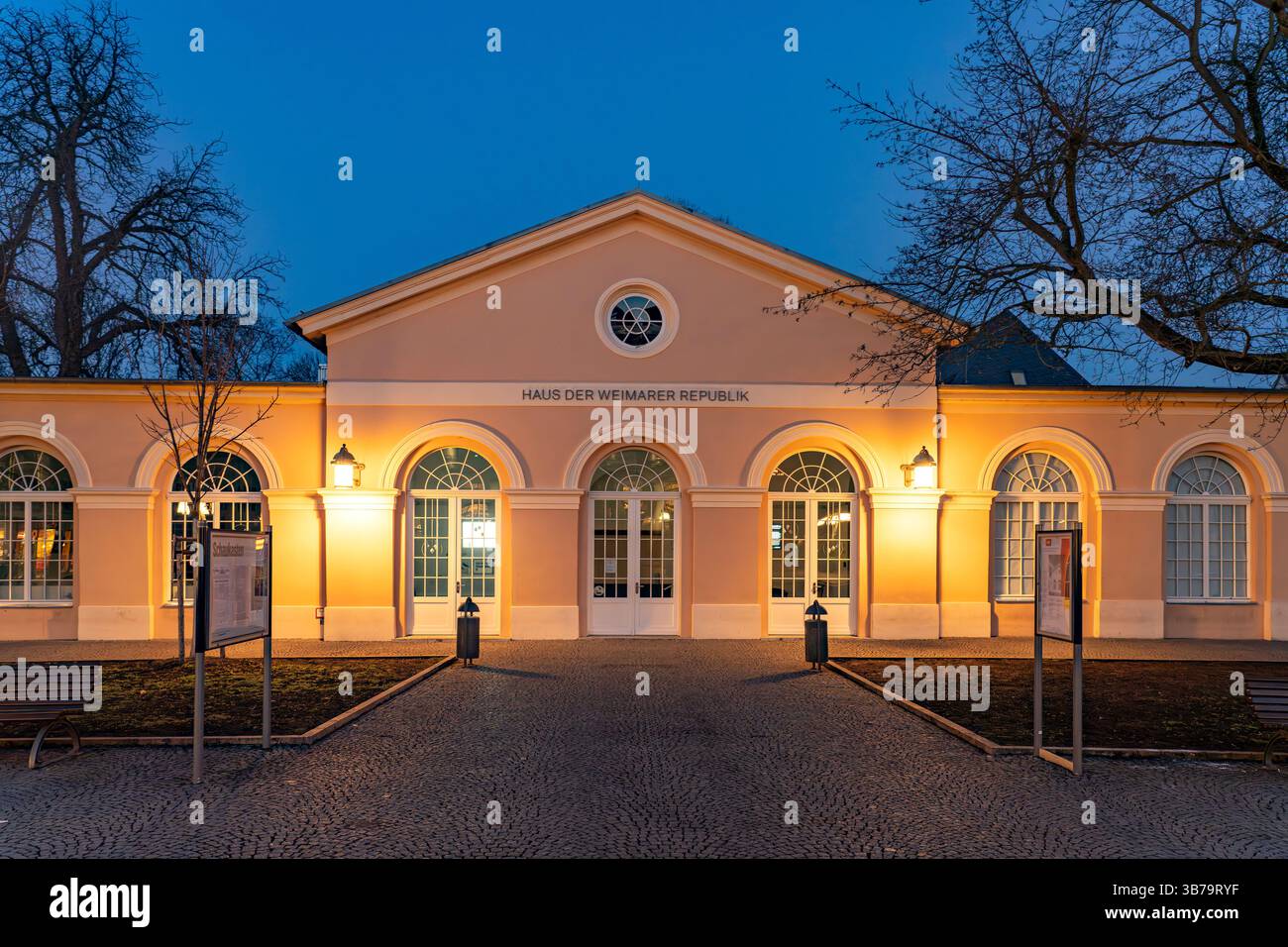 House of the Weimar Republic on Theaterplatz at dusk, Weimar, Thuringia ...