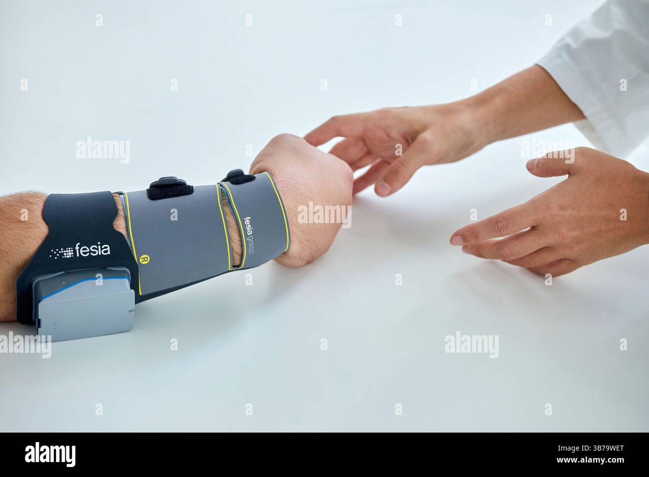 Ms patients brain hi-res stock photography and images - Alamy