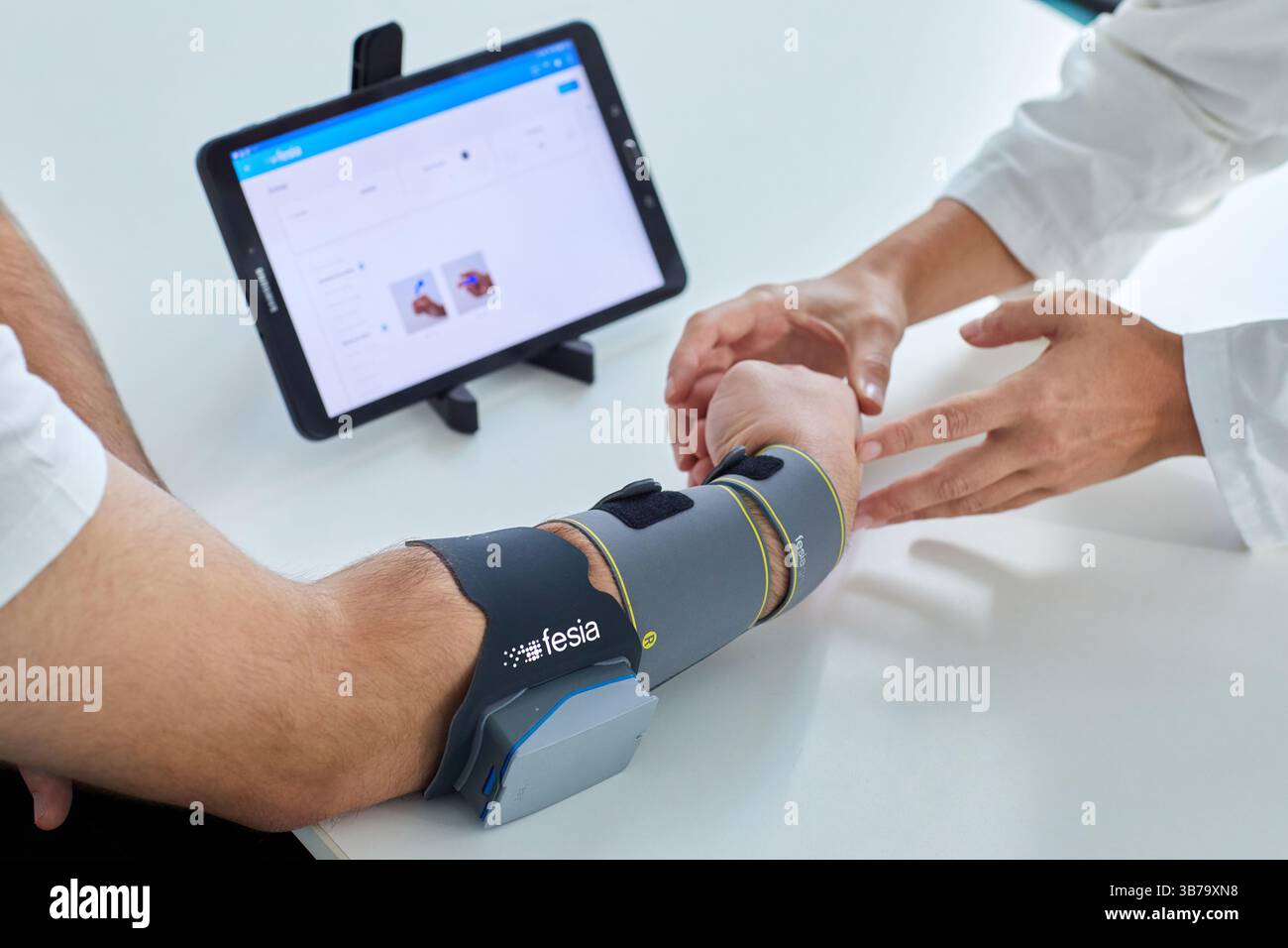 The rehabilitation device based on functional electrical stimulation ...