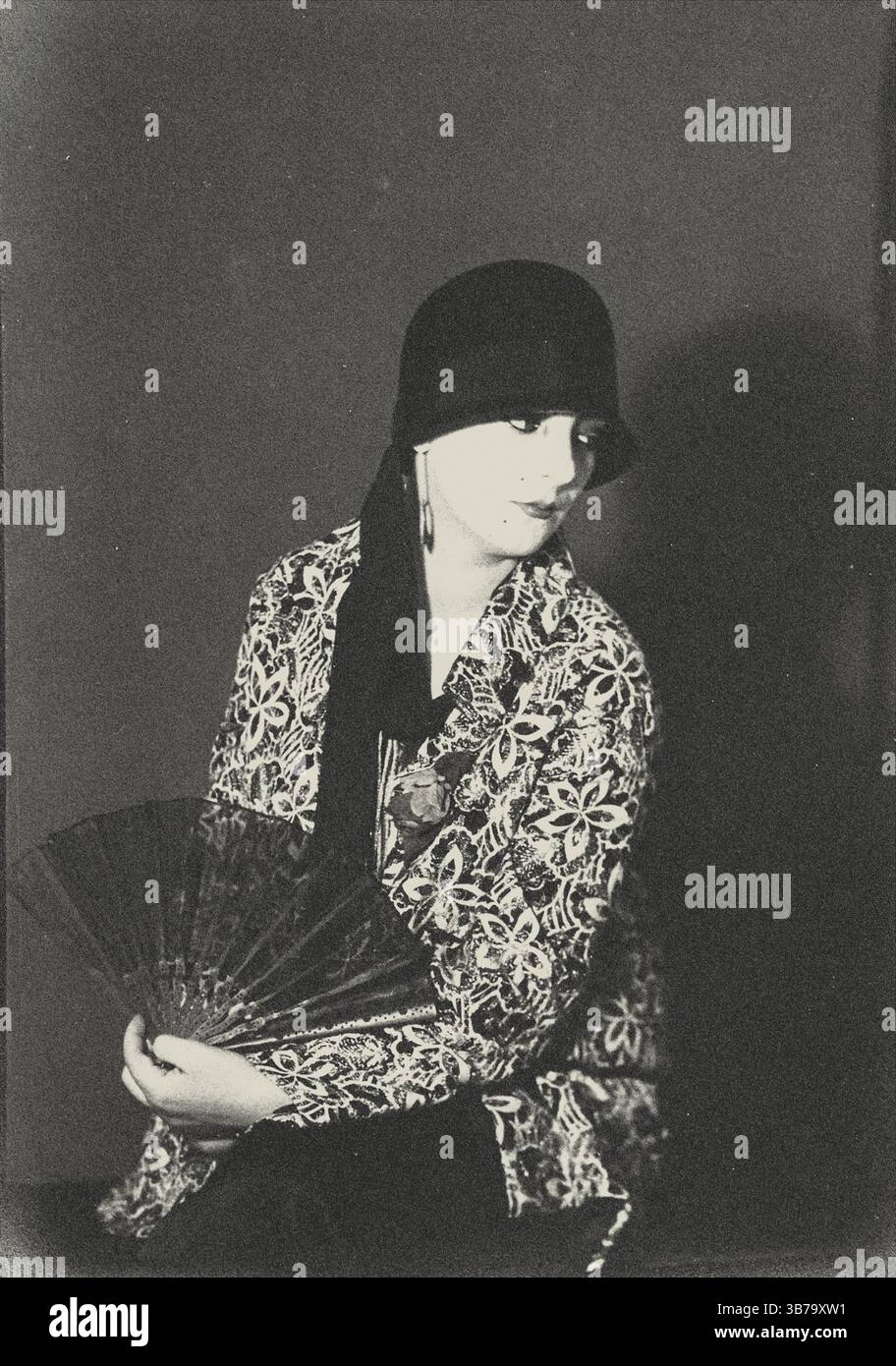 Kiki man ray hi-res stock photography and images - Alamy