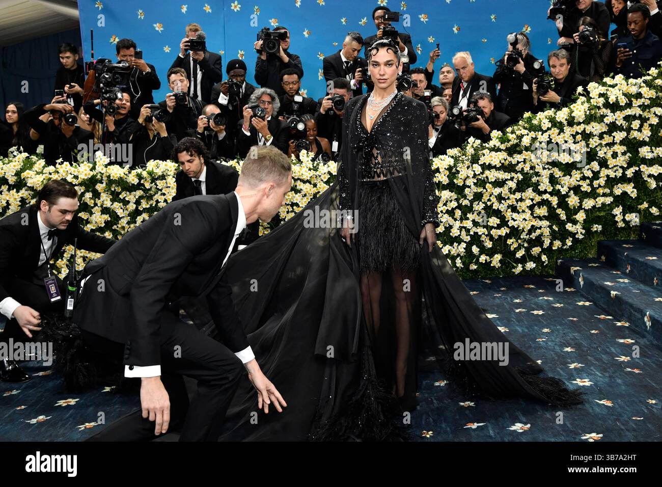 Dua Lipa attends The Metropolitan Museum of Art's Costume Institute ...