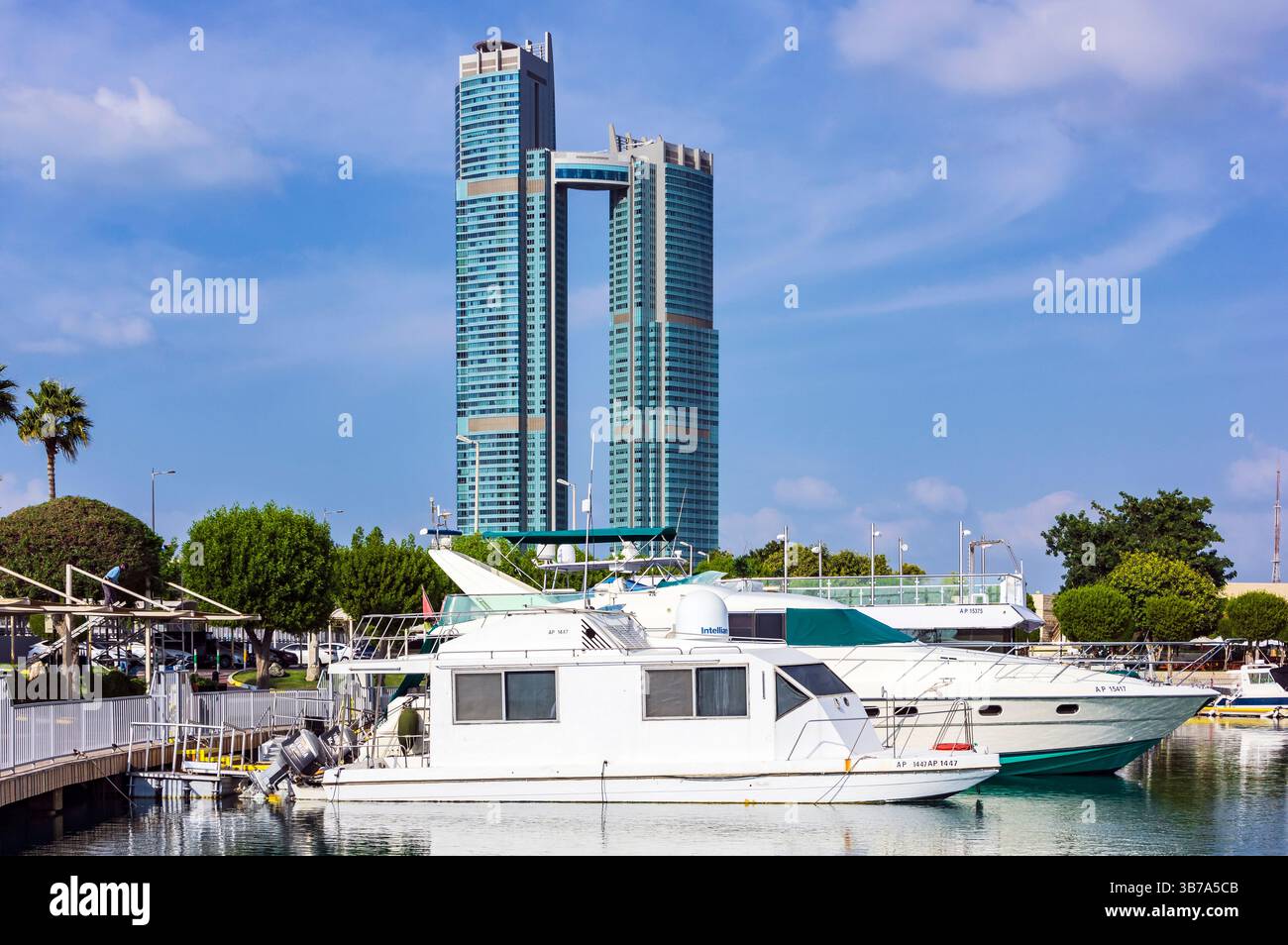 Abu dhabi island region hi-res stock photography and images - Alamy