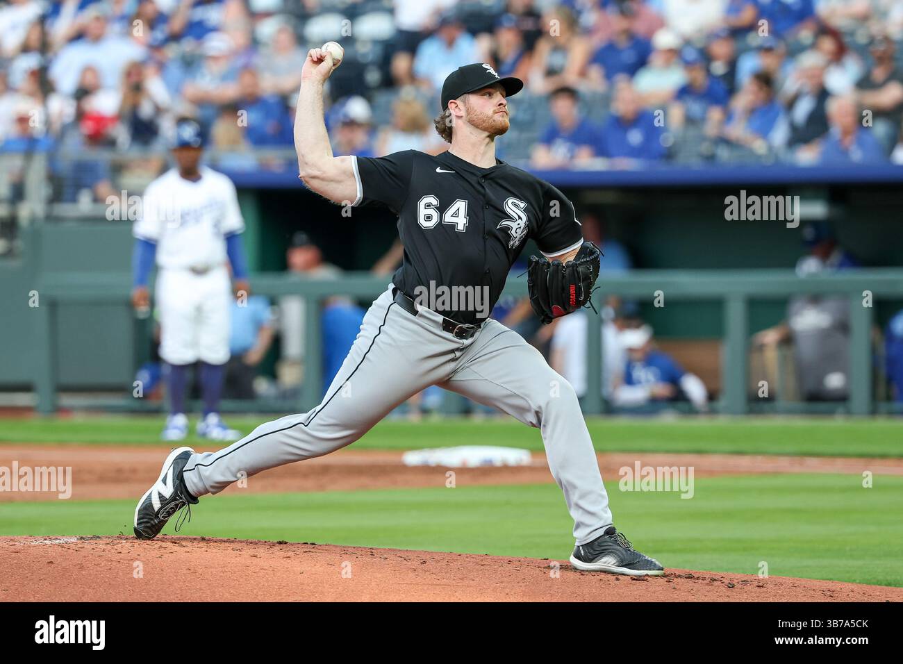 Kansas City, MO, USA. 5th May, 2025. Chicago White Sox starting pitcher ...