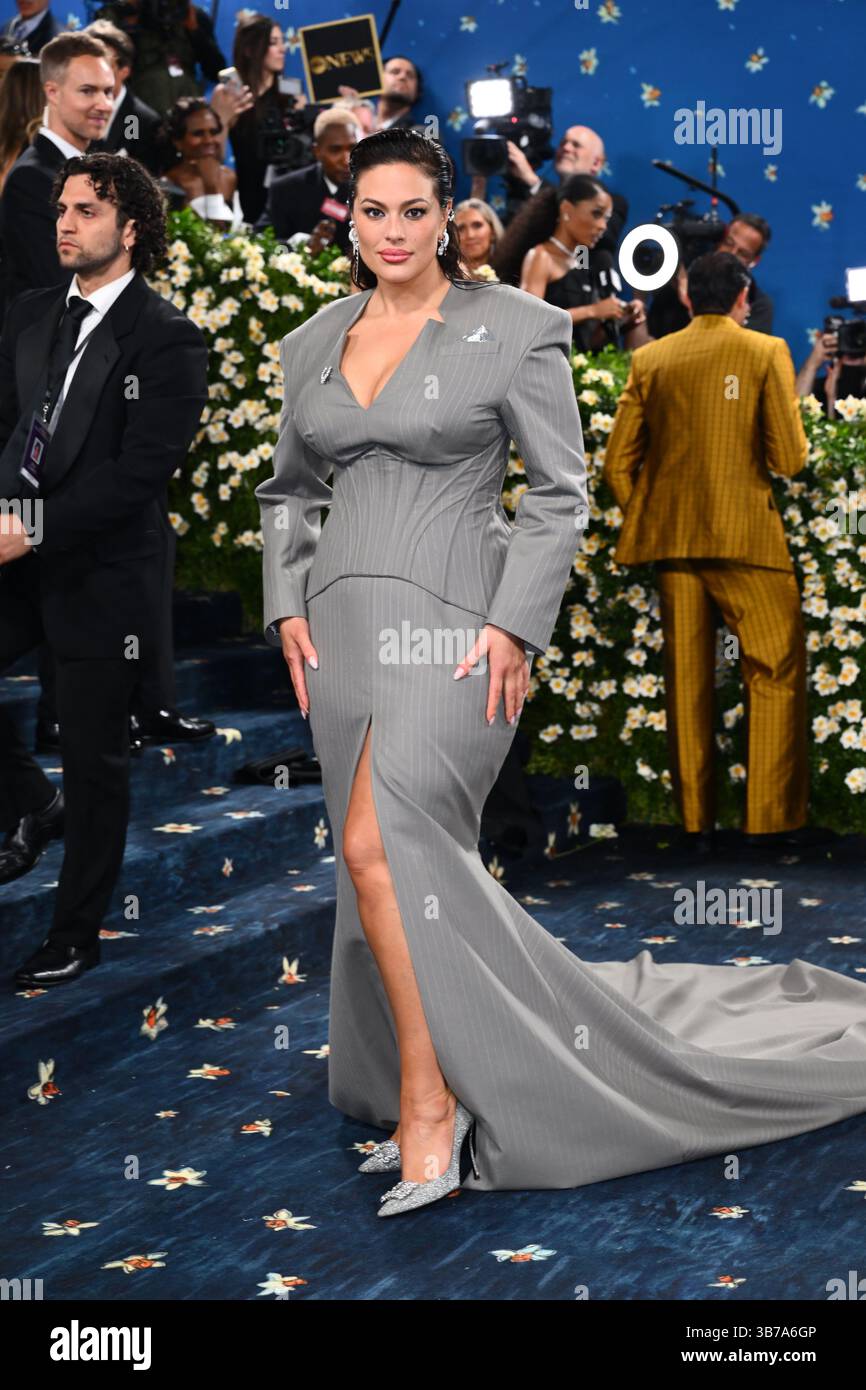 Ashley Graham Attending The Metropolitan Museum Of Art Costume