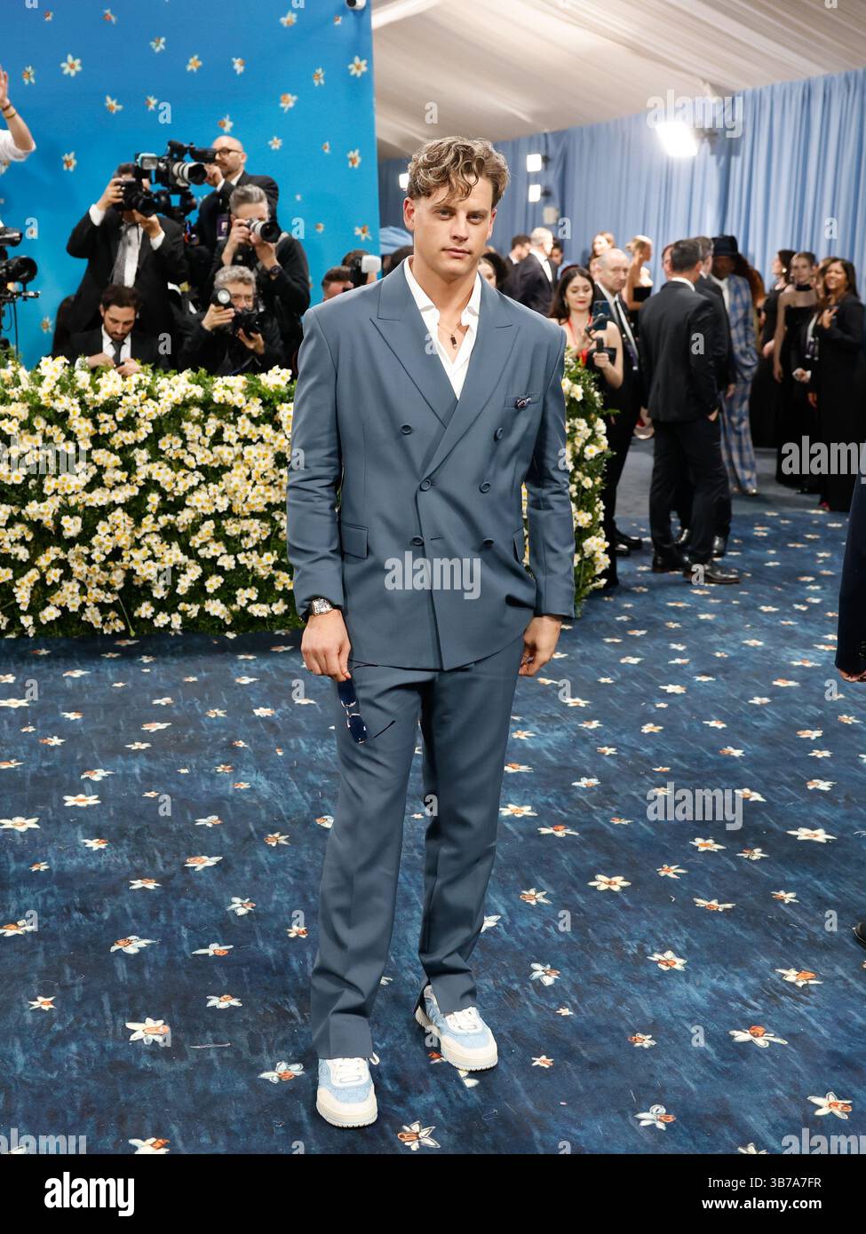New York, United States. 05th May, 2025. Joe Burrow arrives on the red ...