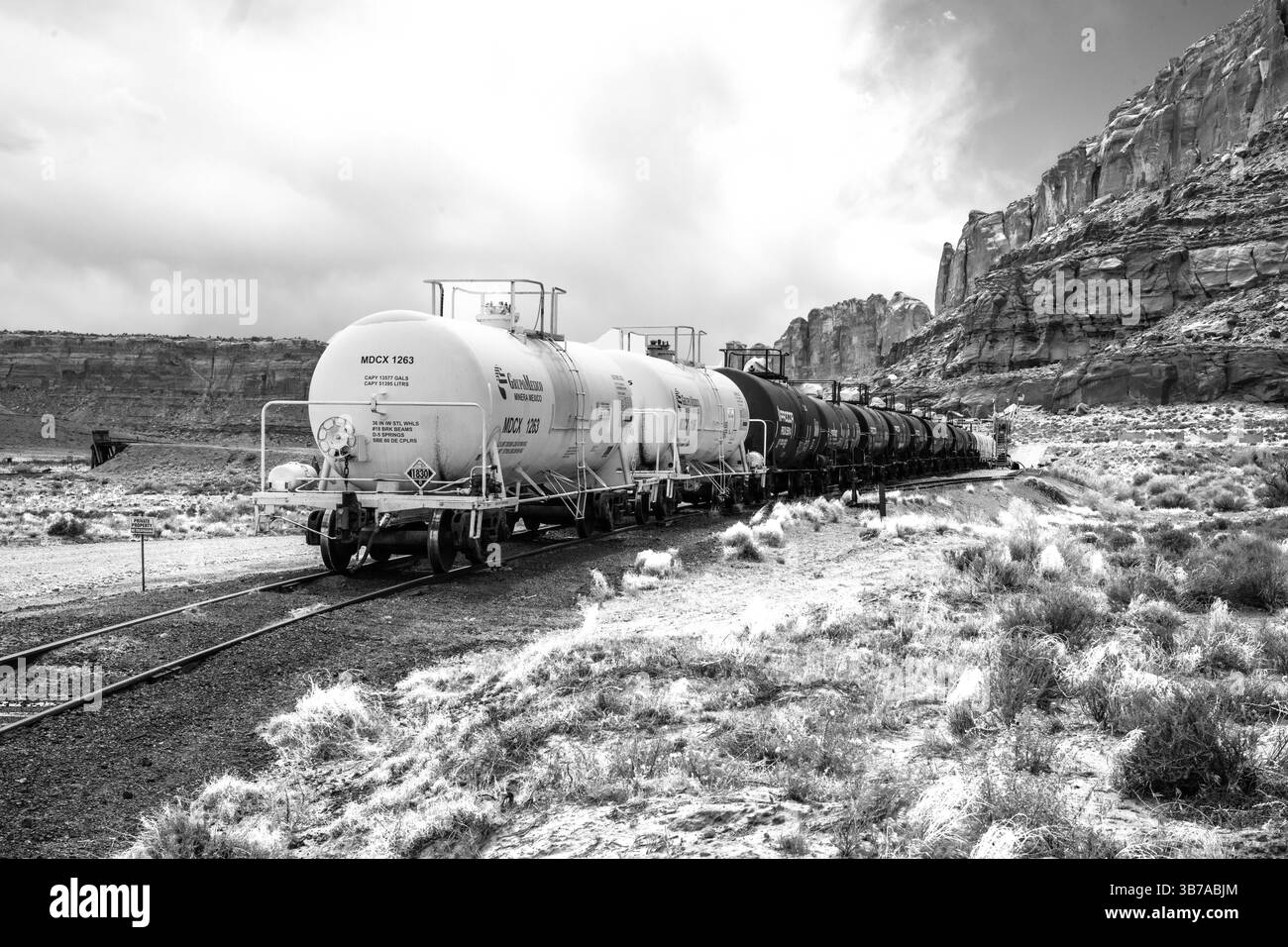 Rail Cars on a Desert siding Stock Photo - Alamy