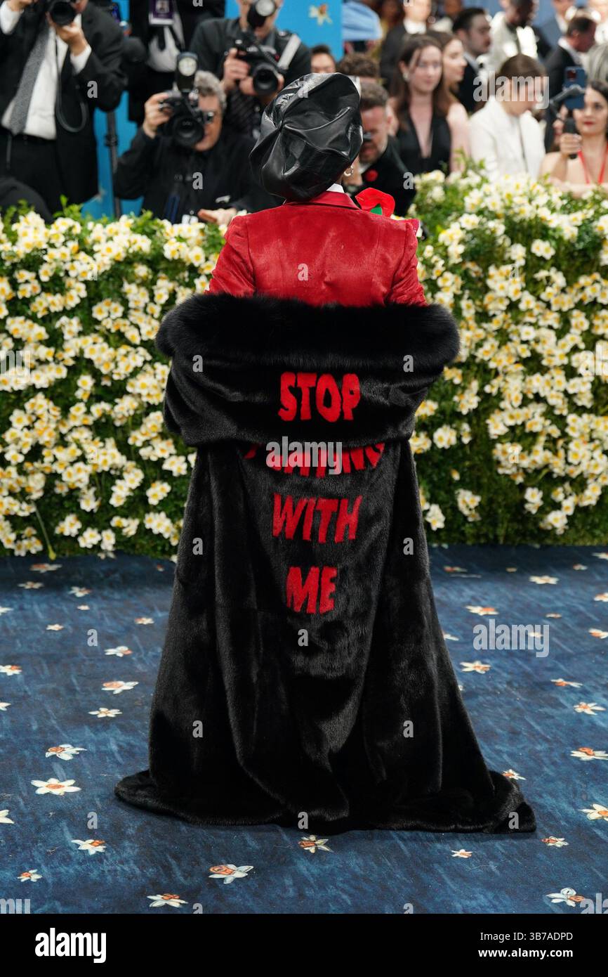 Edvin Thompson at arrivals for The 2025 Costume Institute Exhibition ...