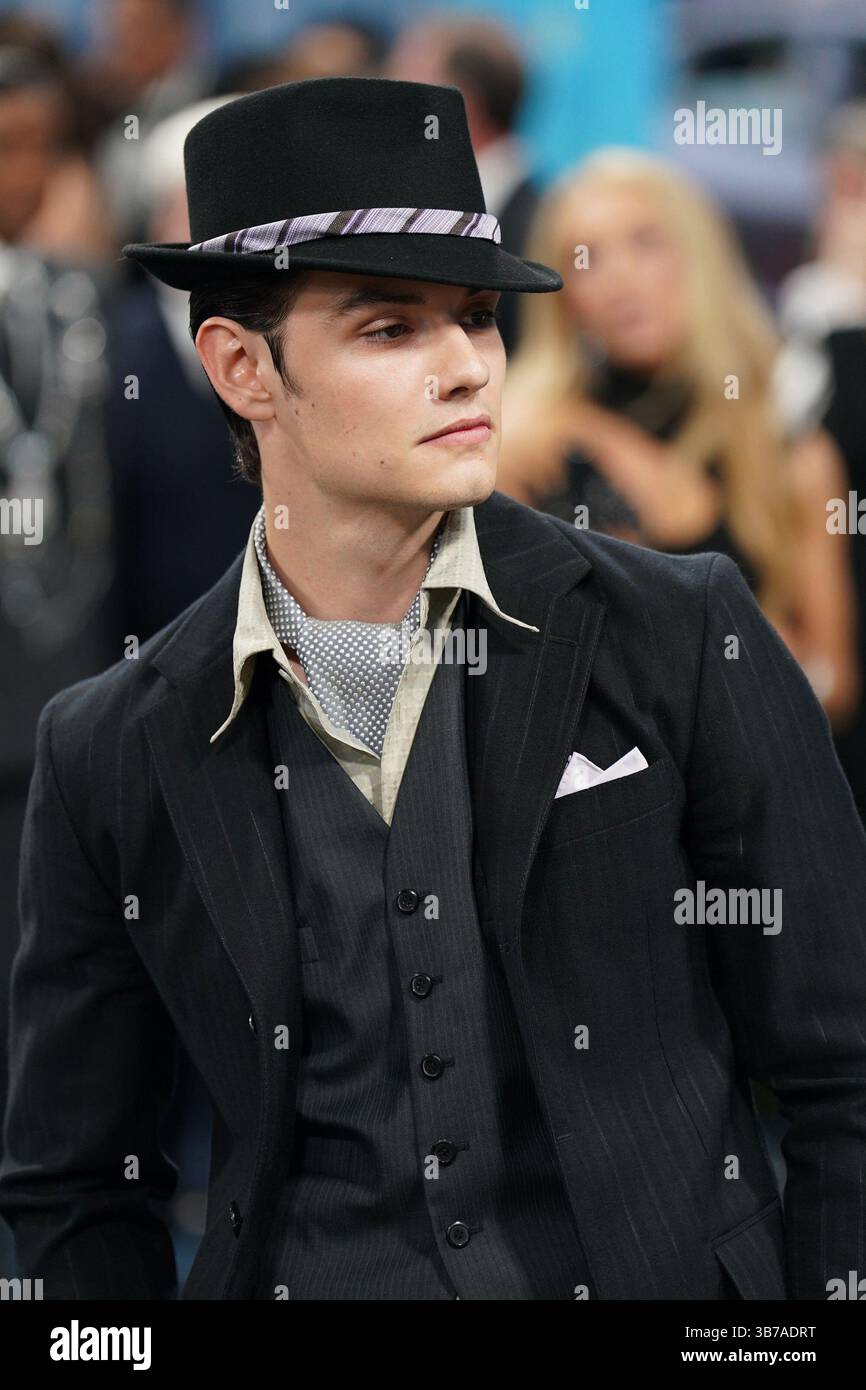 Ny. 05th May, 2025. Louis Partridge at arrivals for The 2025 Costume ...