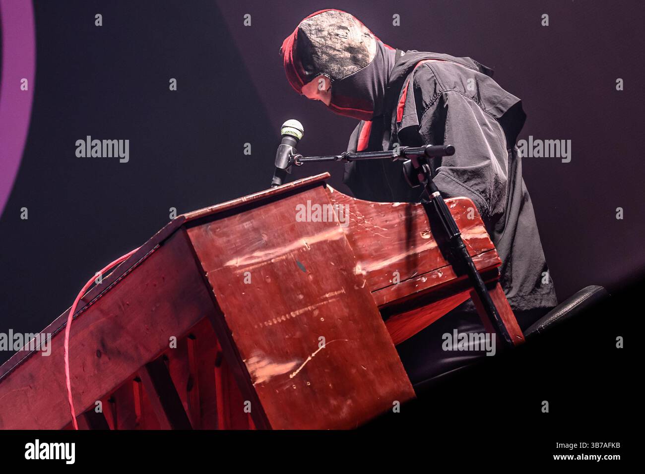 Glasgow, UK. 05th May, 2025. Tyler Joseph of Twenty One Pilots performs ...