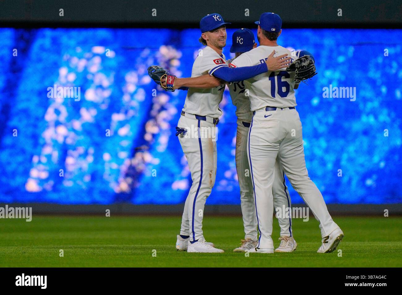 Kansas City Royals outfielders Drew Wateres, left, Hunter Renfroe (16 ...