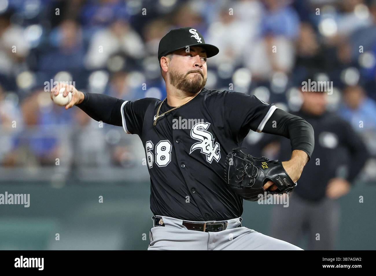 Kansas City, MO, USA. 5th May, 2025. Chicago White Sox relief pitcher ...