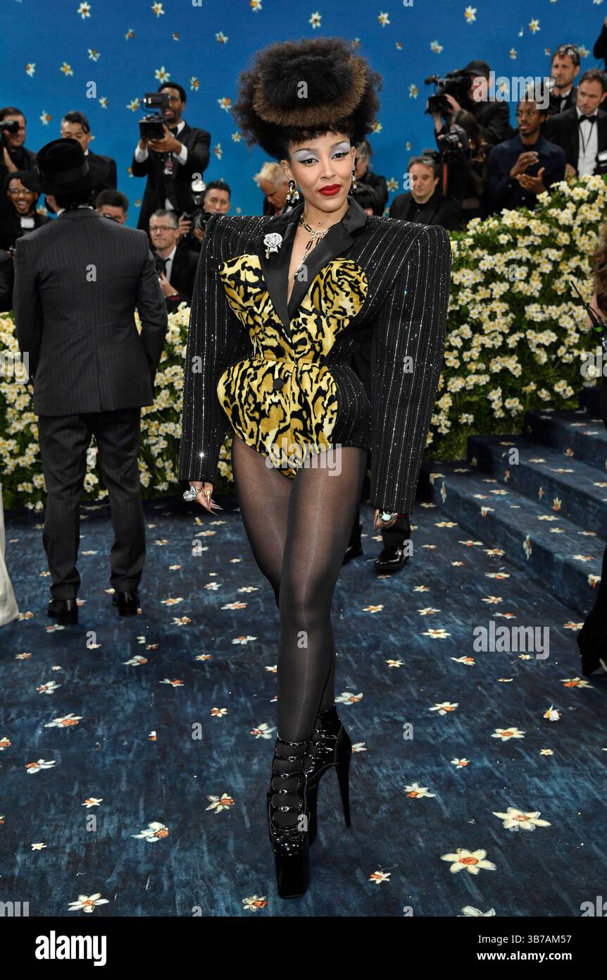 Doja Cat attends The Metropolitan Museum of Art's Costume Institute ...