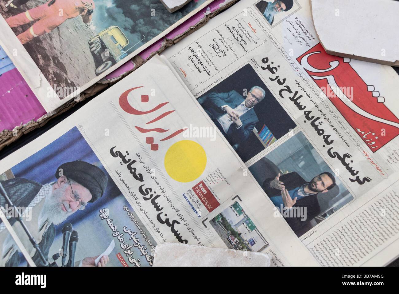 Tehran, Iran. 05th May, 2025. An Iranian newspaper during the Iran-U.S ...