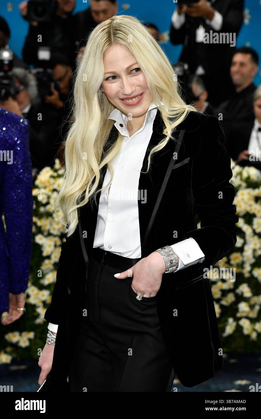 Olivia Sandelman attends The Metropolitan Museum of Art's Costume ...
