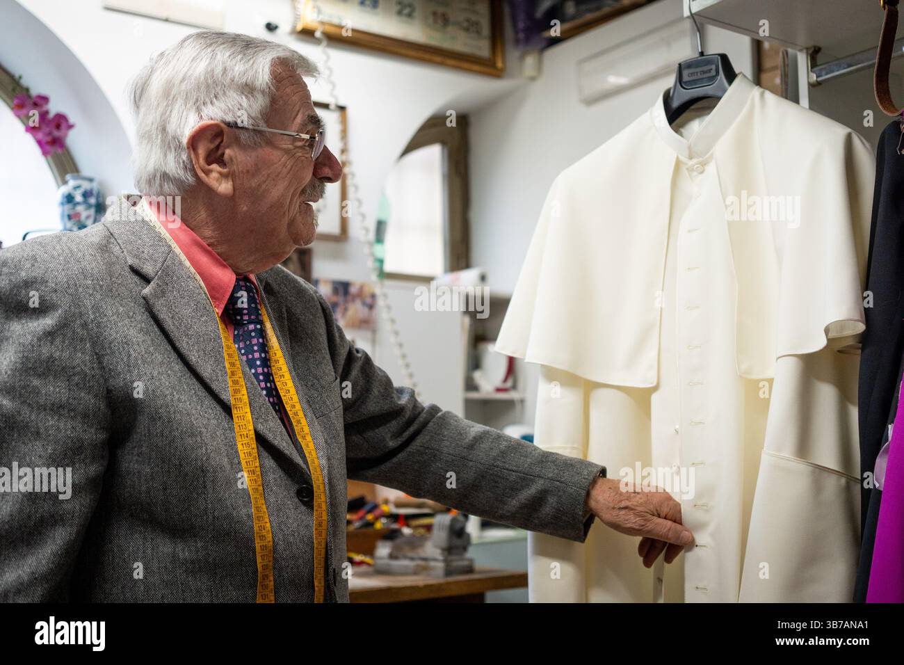 Rome, Italy. 05th May, 2025. Raniero Mancinelli checks one of the ...
