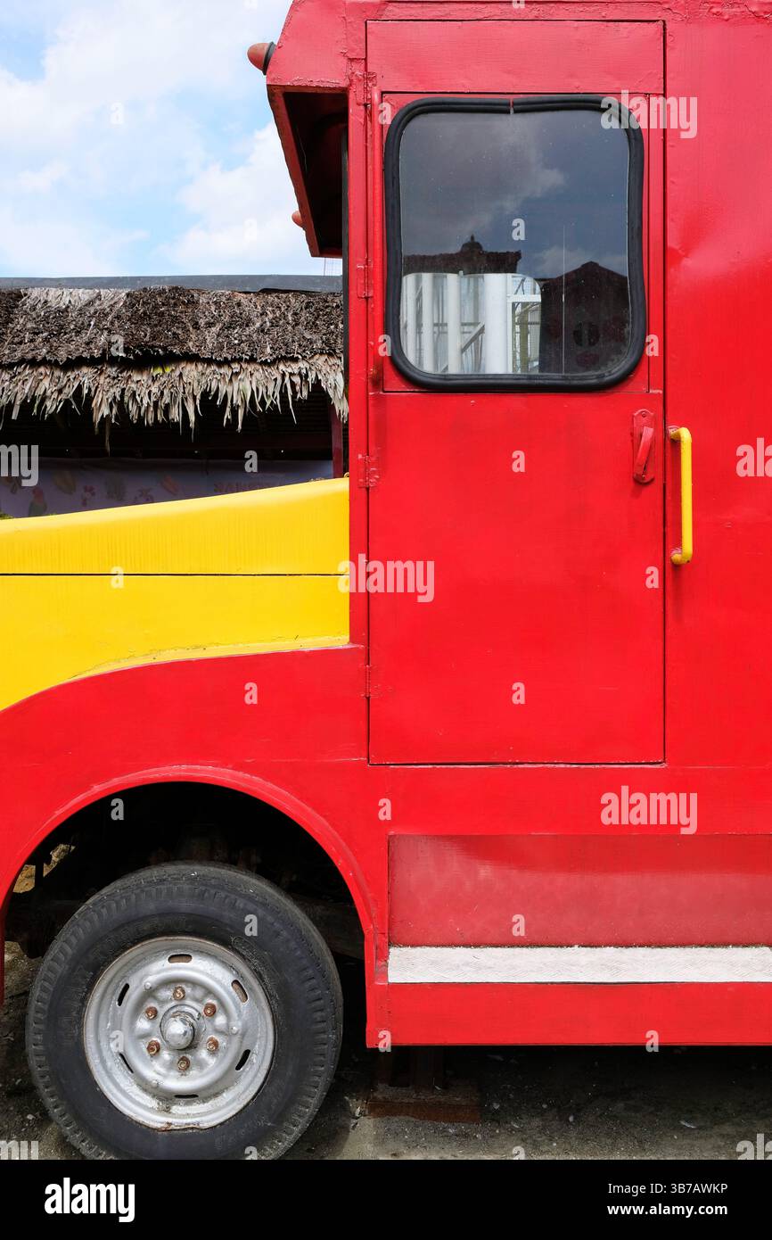 Red lorry, yellow lorry hi-res stock photography and images - Alamy