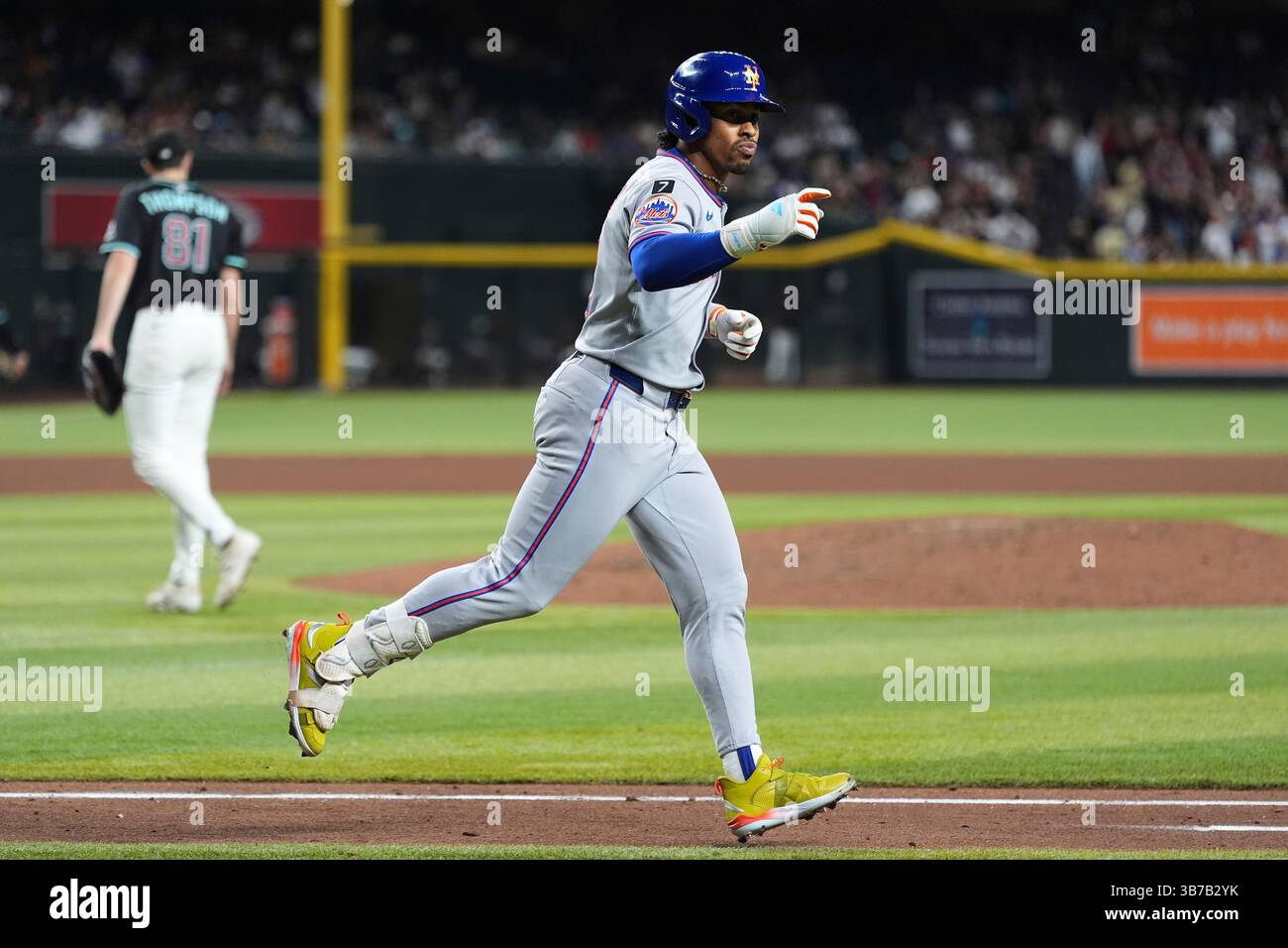 New York Mets' Francisco Lindor, right, celebrates his three-run home ...
