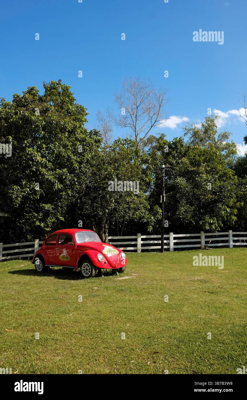 Vintage red yellow automobile hi-res stock photography and images - Alamy