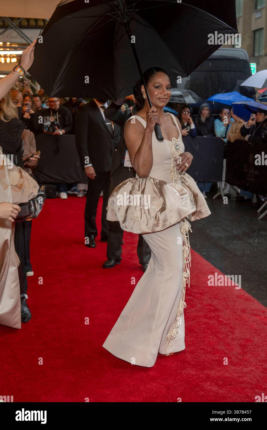 New York, United States. 05th May, 2025. Audra Ann McDonald wears ...