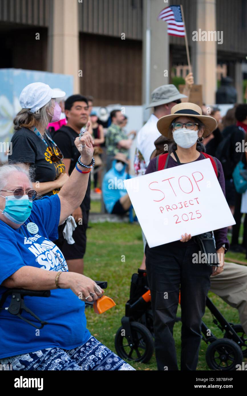 Crowd Descends on Hawaii State Capitol in Protest Against President ...