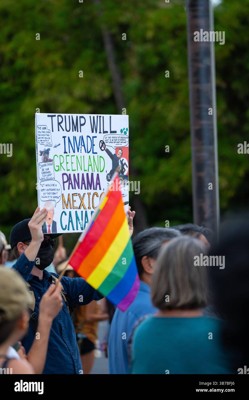 Crowd Descends on Hawaii State Capitol in Protest Against President ...