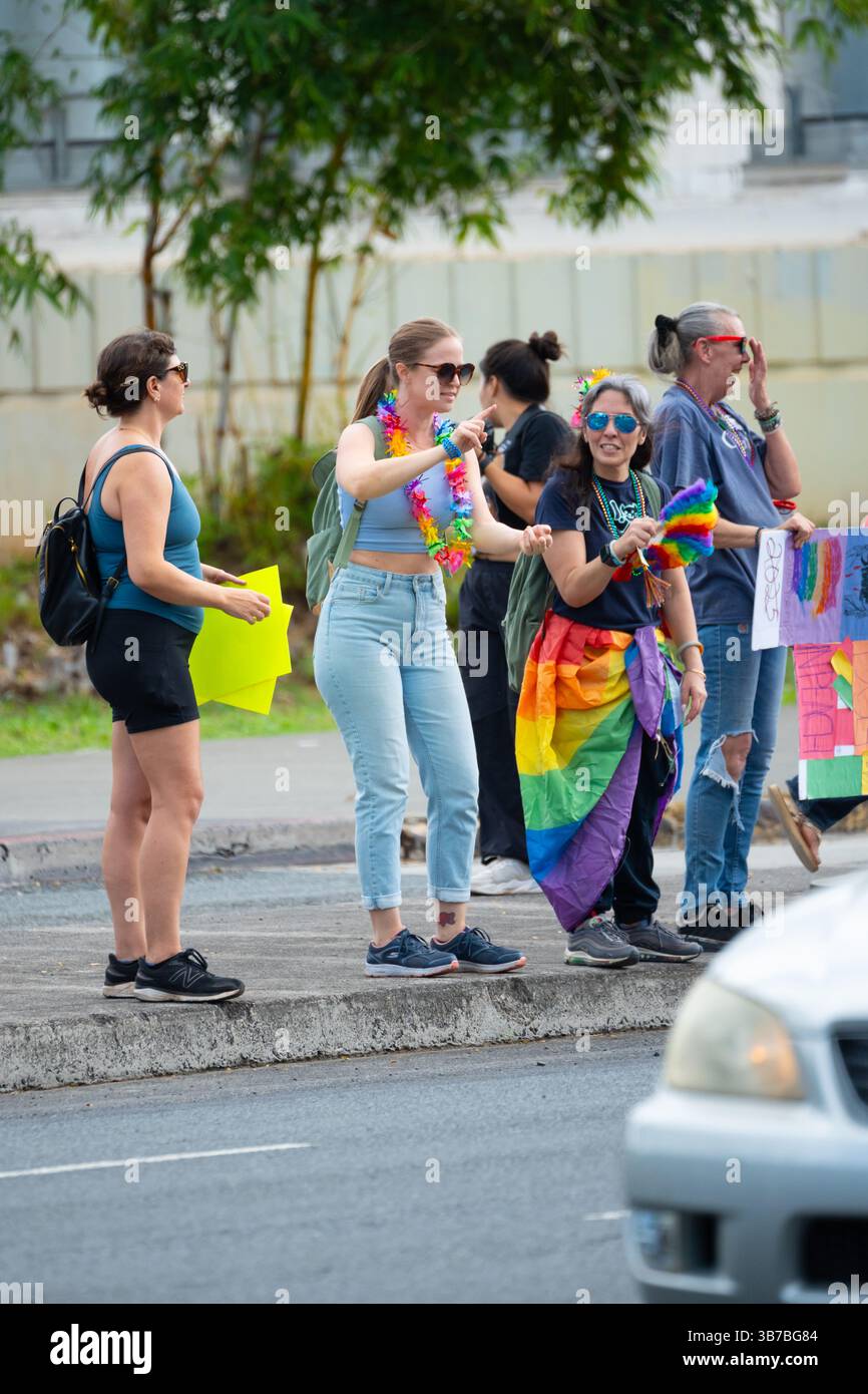 Crowd Descends on Hawaii State Capitol in Protest Against President ...
