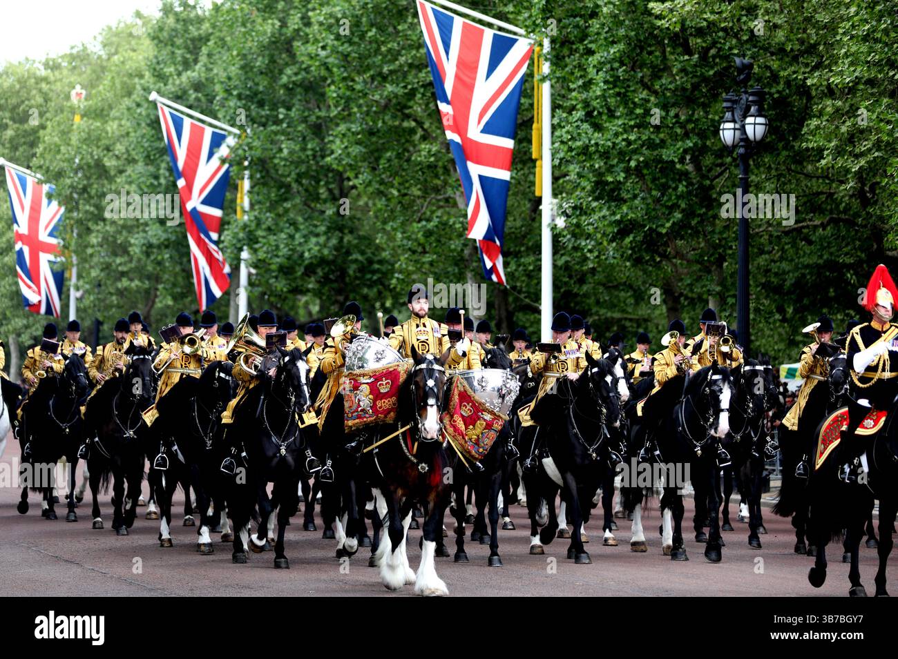 London, Britain. 5th May, 2025. A military procession is held in London ...