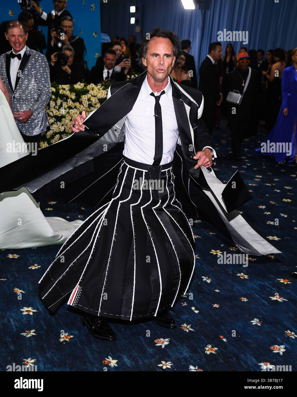New York, USA. 05th May, 2025. Walton Goggins walking on the red carpet ...