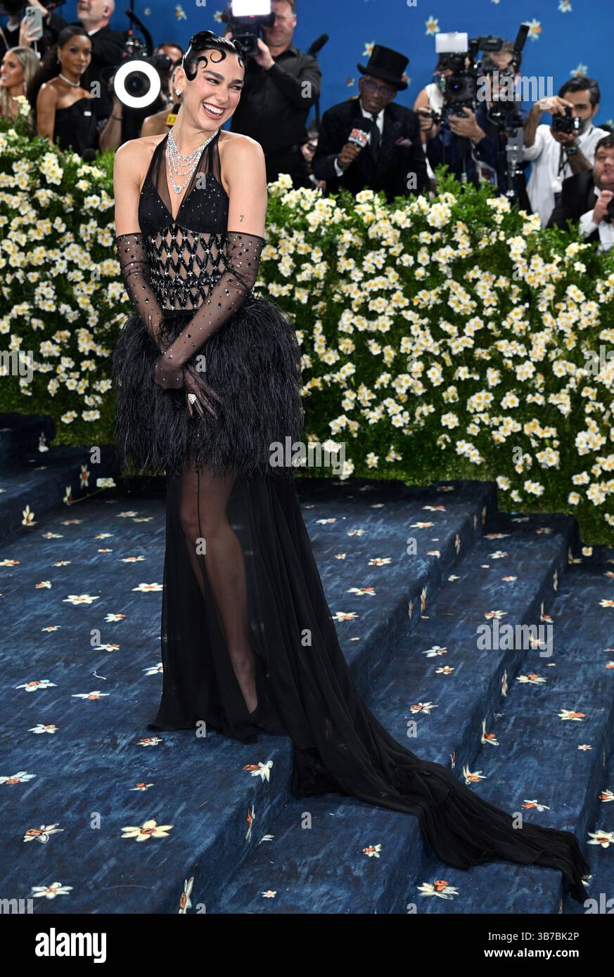 New York, USA. May 5th, 2025. Dua Lipa at the 2025 Costume Institute ...