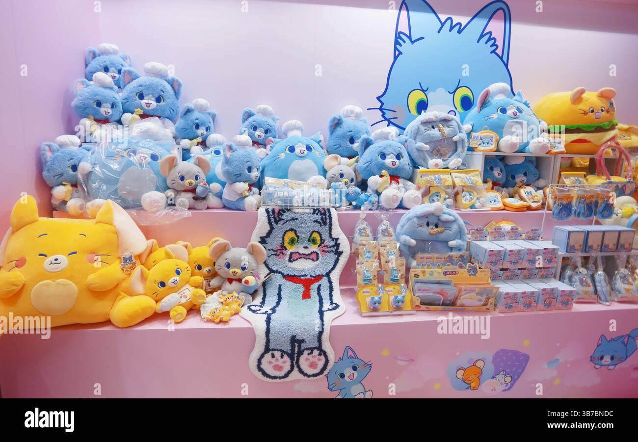 Customers purchase cartoon Goods products featuring the MINISO collaboration animation IP Tom ...