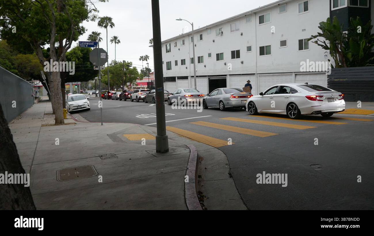 Los Angeles, California, USA 4th May 2025 Cars gridlock line at In-N ...