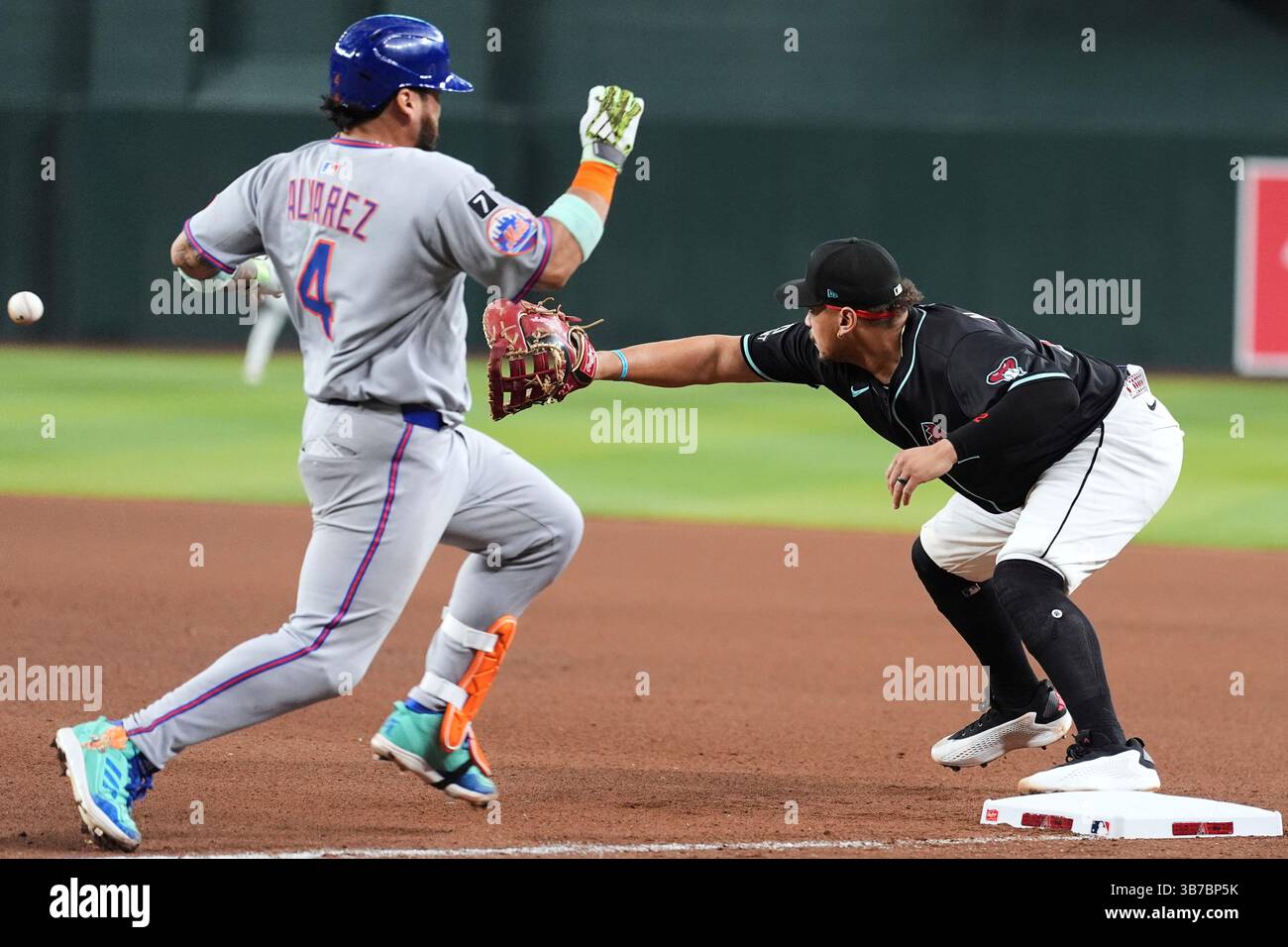 New York Mets' Francisco Alvarez (4) beats out an infield single as ...