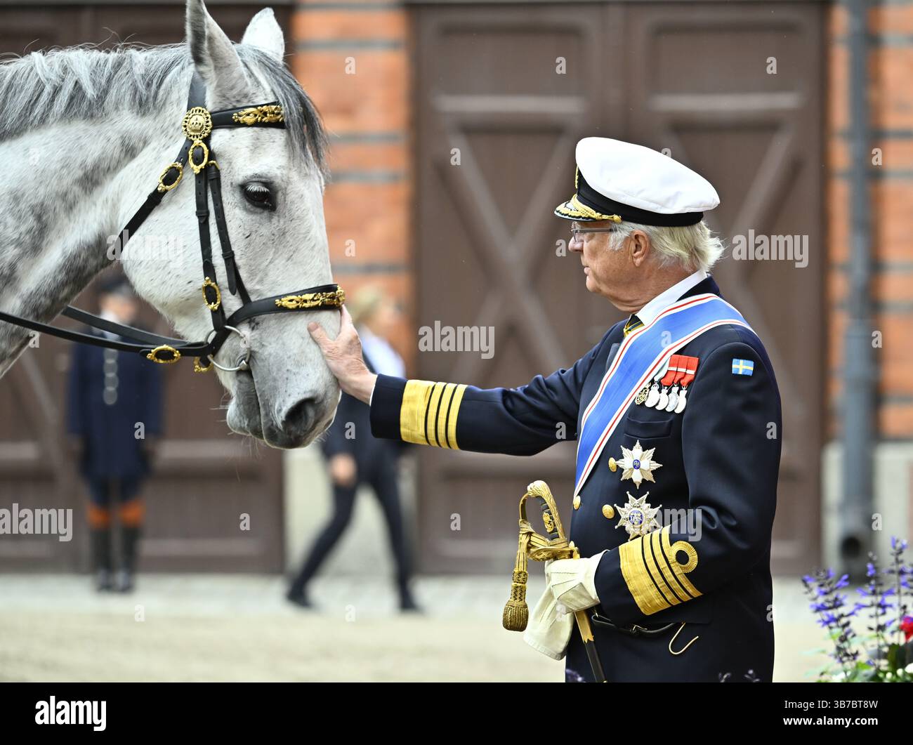 Stockholm, Sweden. 06th May, 2025. Sweden's King Carl XVI Gustaf greets ...