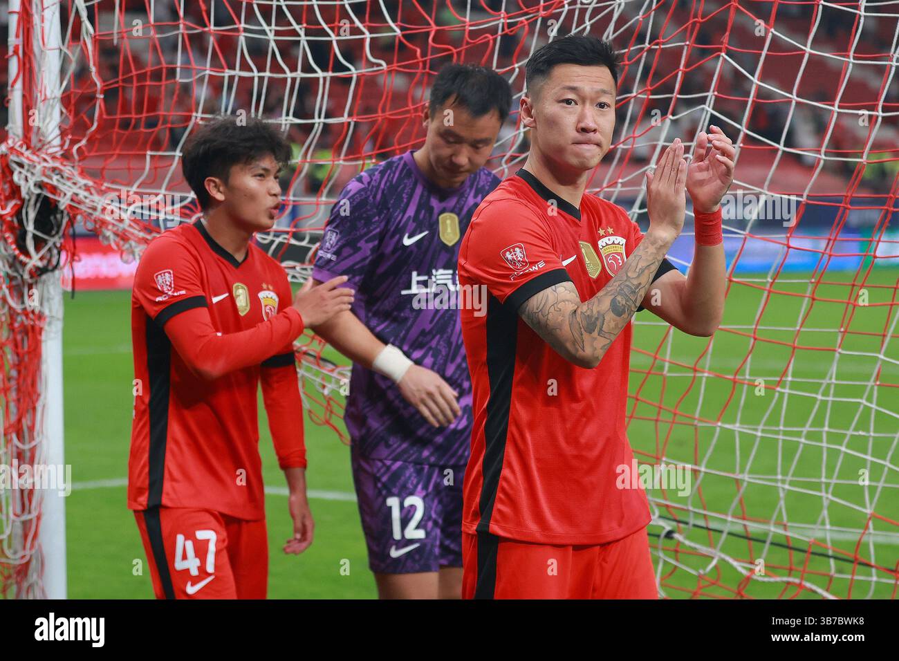 Beijing Guoan Football Club defeated Shanghai Port Football Club with 2 ...